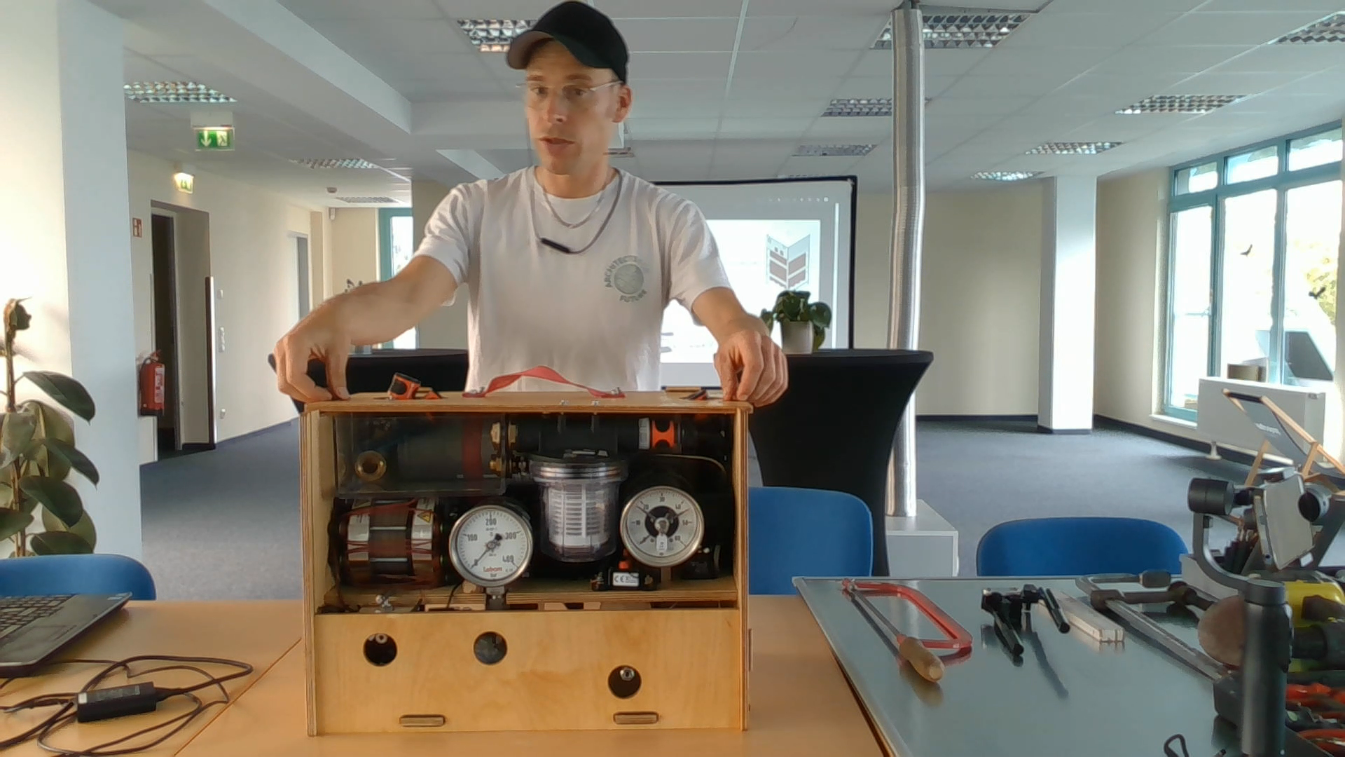 The Glorious Story Of The World’s Smallest Hydrogen Fuel Station